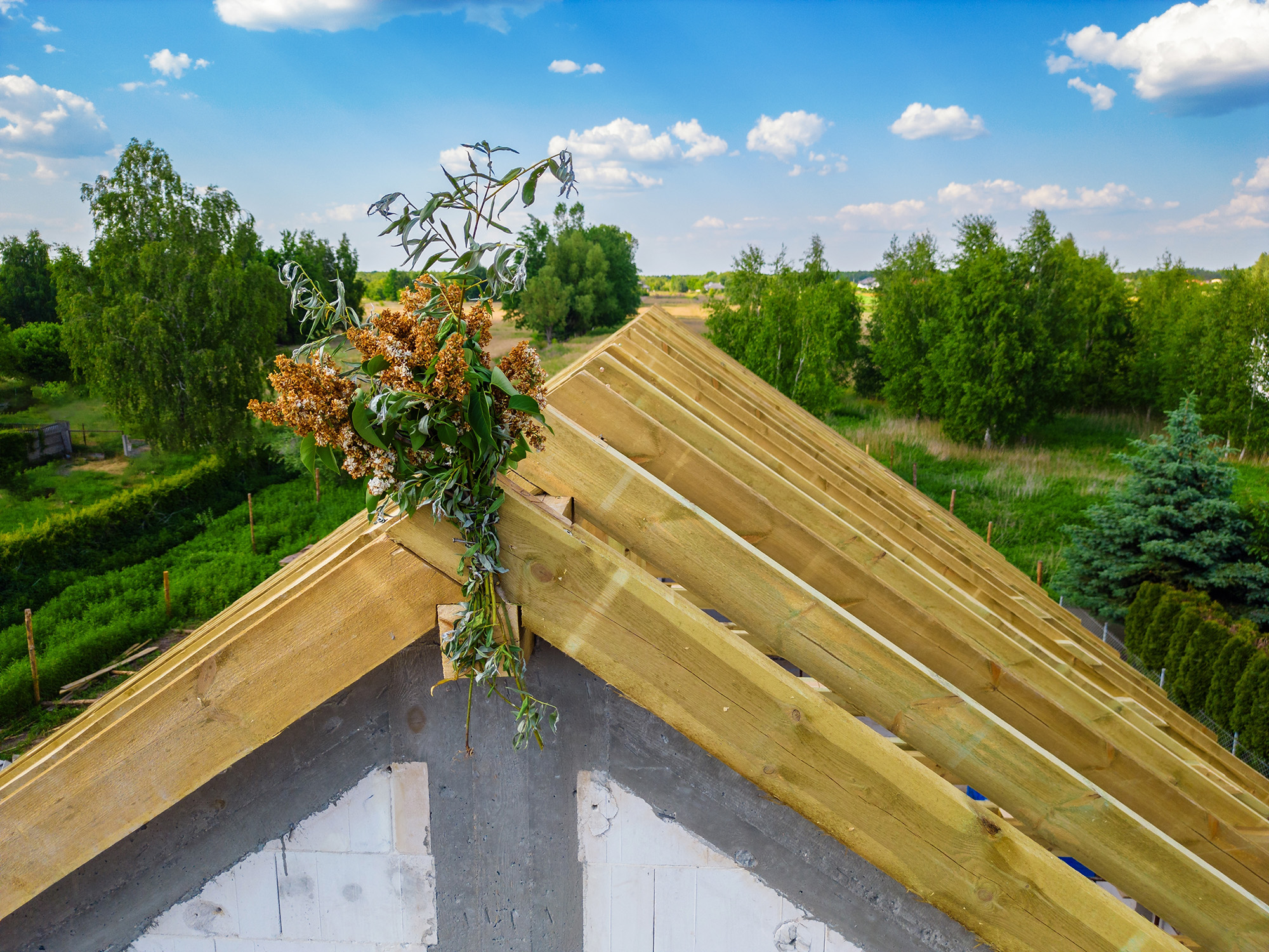 Tradycja budownictwa - wiecha na budowie - co oznacza wiecha na dach ...